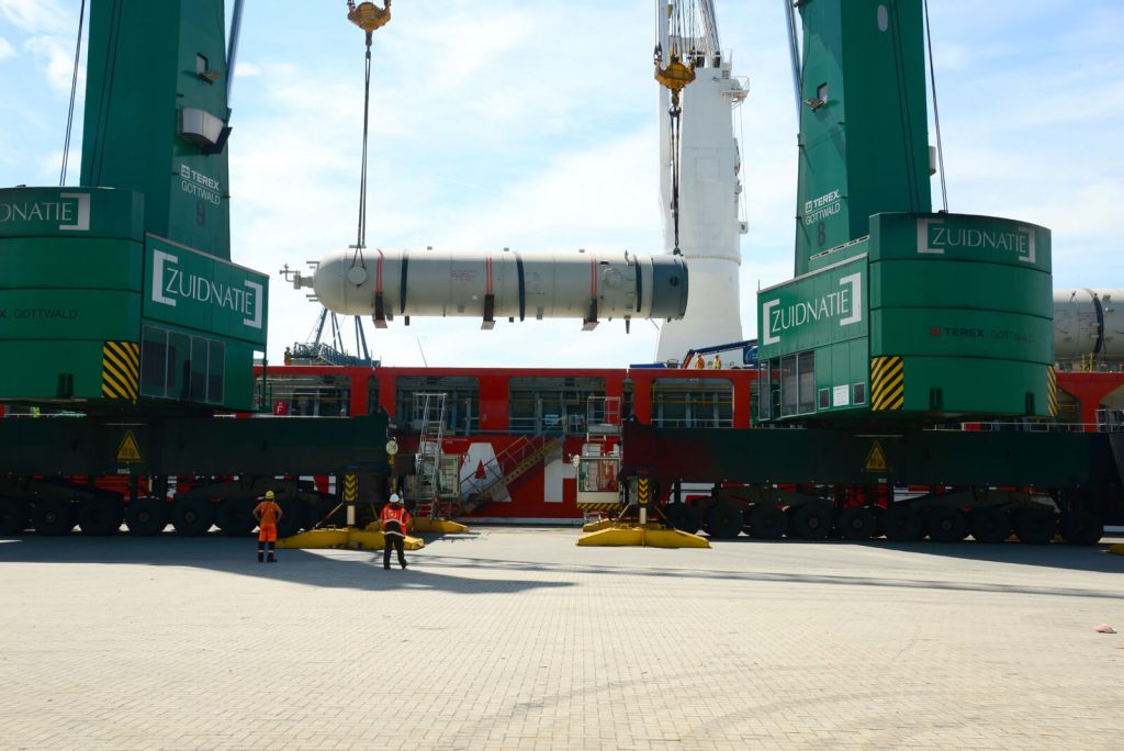 Multipurpose and integrated stevedoring and (un)loading services for ...